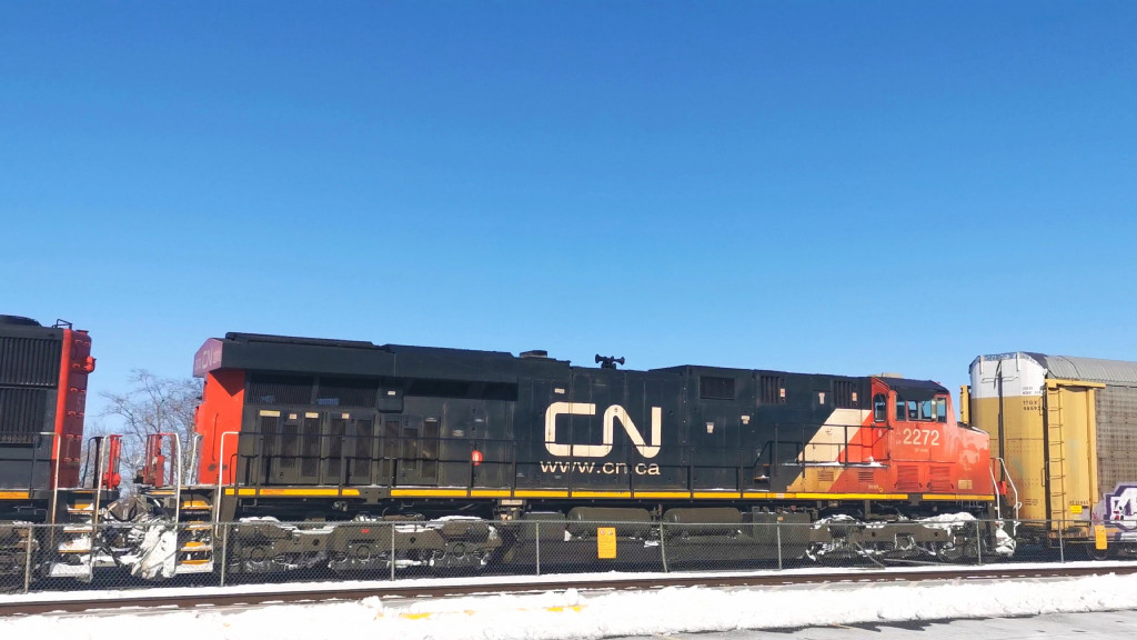 CN 2272